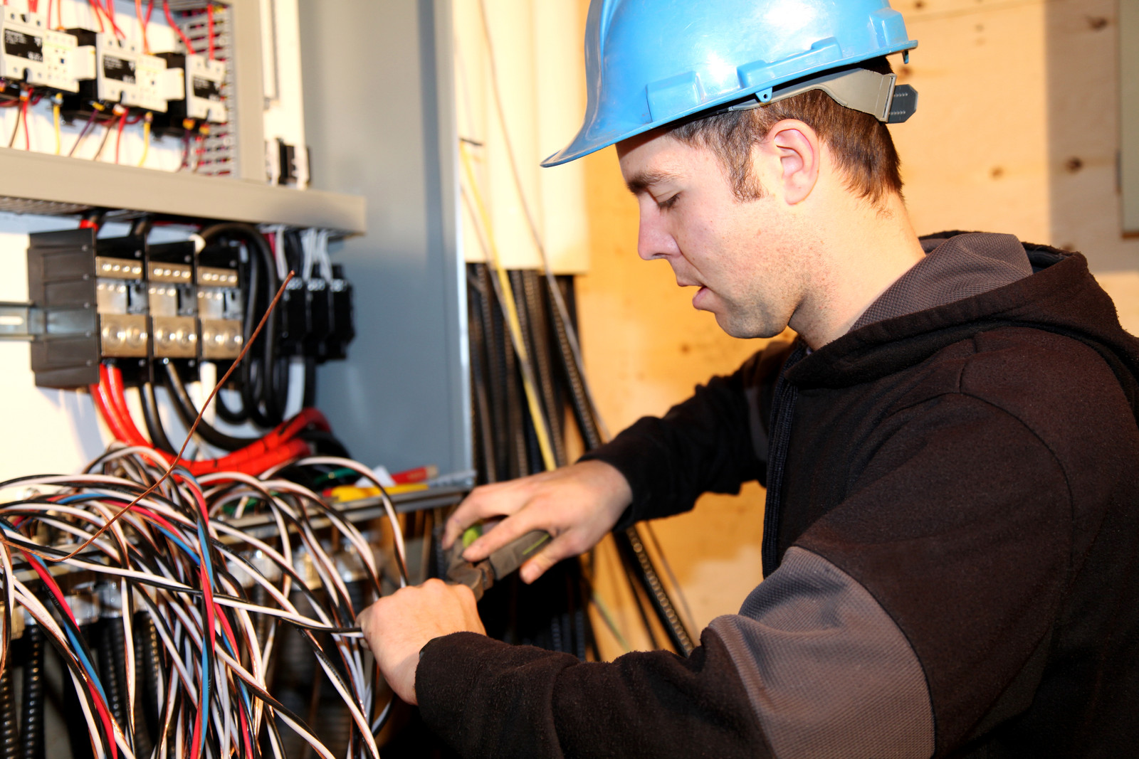 ΣΥΝΕΡΓΑΤΕΣ ΗΛΕΚΤΡΟΛΟΓΟΙ - ΗΛΕΚΤΡΟΛΟΓΟΣ - ΗΛΕΚΤΡΟΛΟΓΟΙ ΑΘΗΝΑ